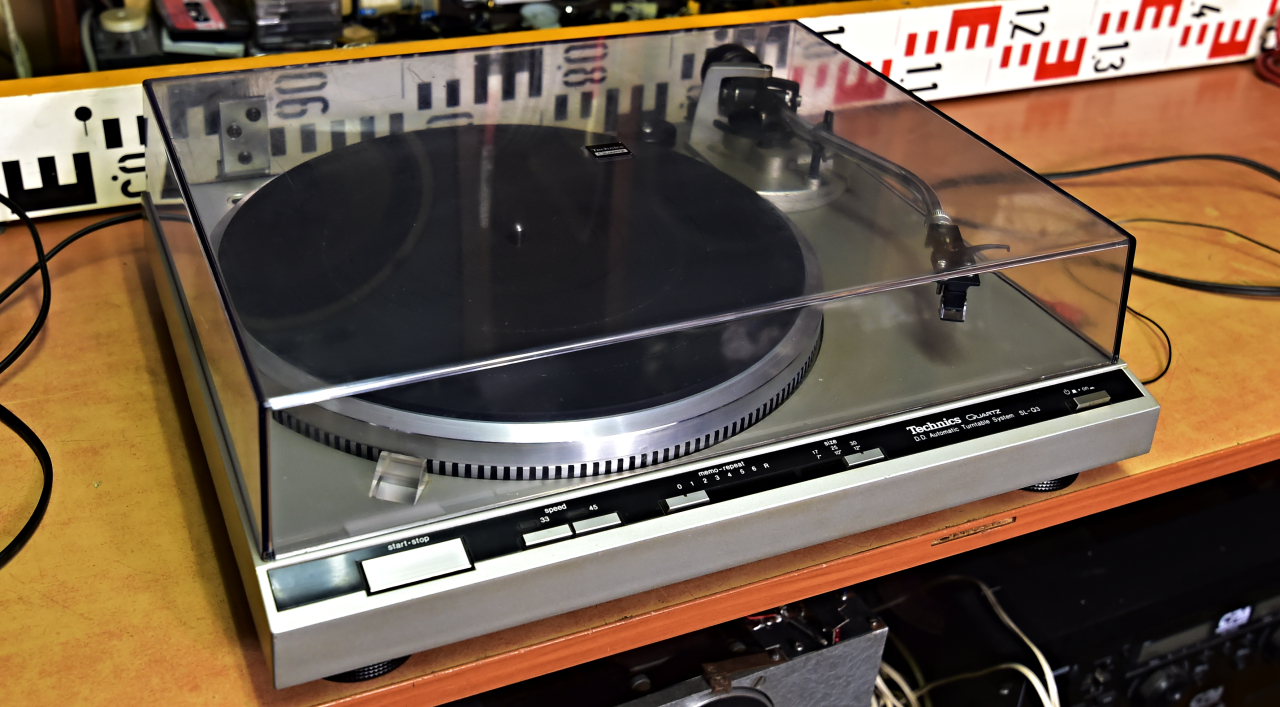 Technics SL-Q3 Direct Drive Automatic Turntable (No.175971 ...